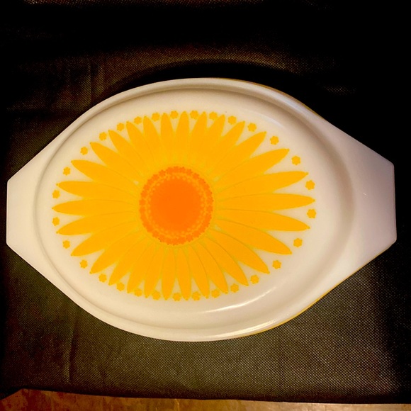 Pyrex | Kitchen | Vintage Pyrex Sunflower Divided Casserole Dish | Poshmark